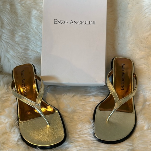 Enzo Angiolini | Shoes | Nwt Enzo Angiolini Sandals Size 75 Gold ...